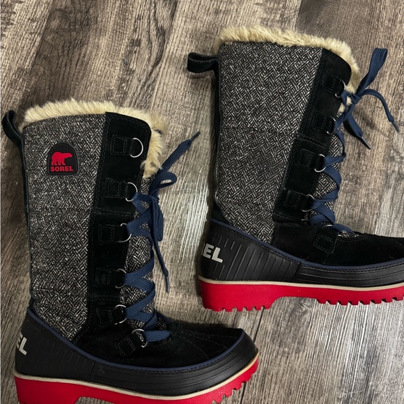 Sorel | Shoes | Sorel Black And Red Furlined Boots | Poshmark